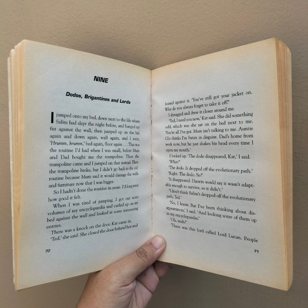 THE LONDON EYE MYSTERY by Siobhan Dowd, Hobbies & Toys, Books ...