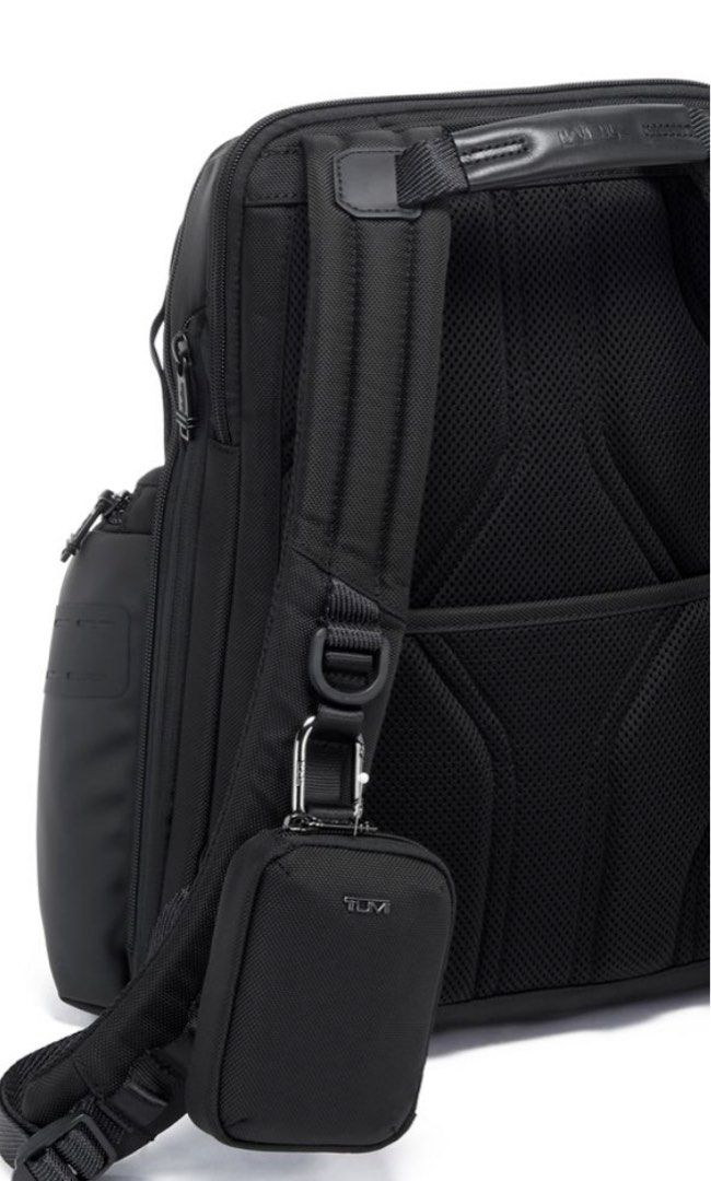 Tumi MODULAR ACCESSORY LEATHER POUCH, Luxury, Bags & Wallets on Carousell