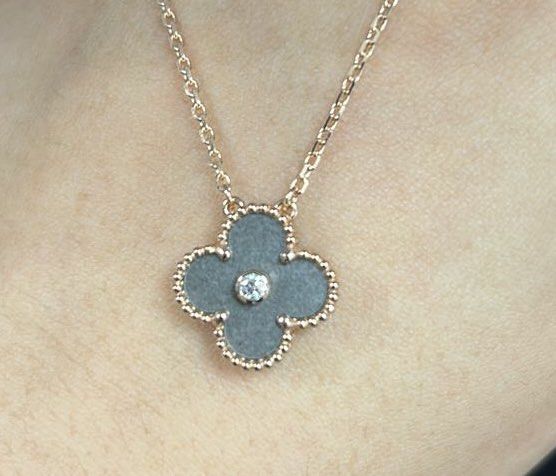 VCA 2023 Holiday Pendant, Luxury, Accessories on Carousell