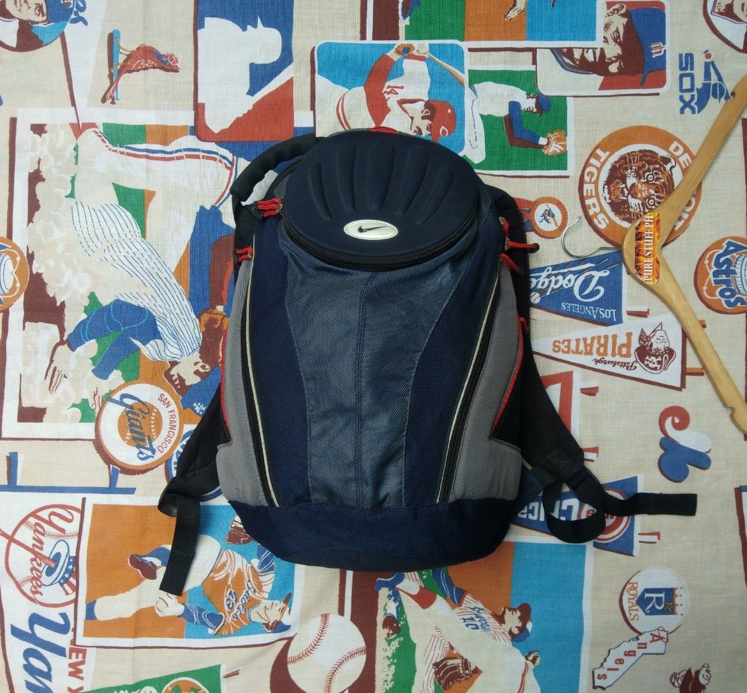 vintage Nike backpack, Men's Fashion, Bags, Backpacks on Carousell