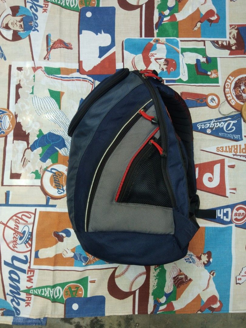 vintage Nike backpack, Men's Fashion, Bags, Backpacks on Carousell