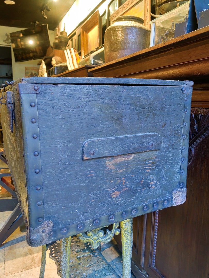 Vintage Philippine Armi Manila PI Baul Ammo Box, Hobbies & Toys ...