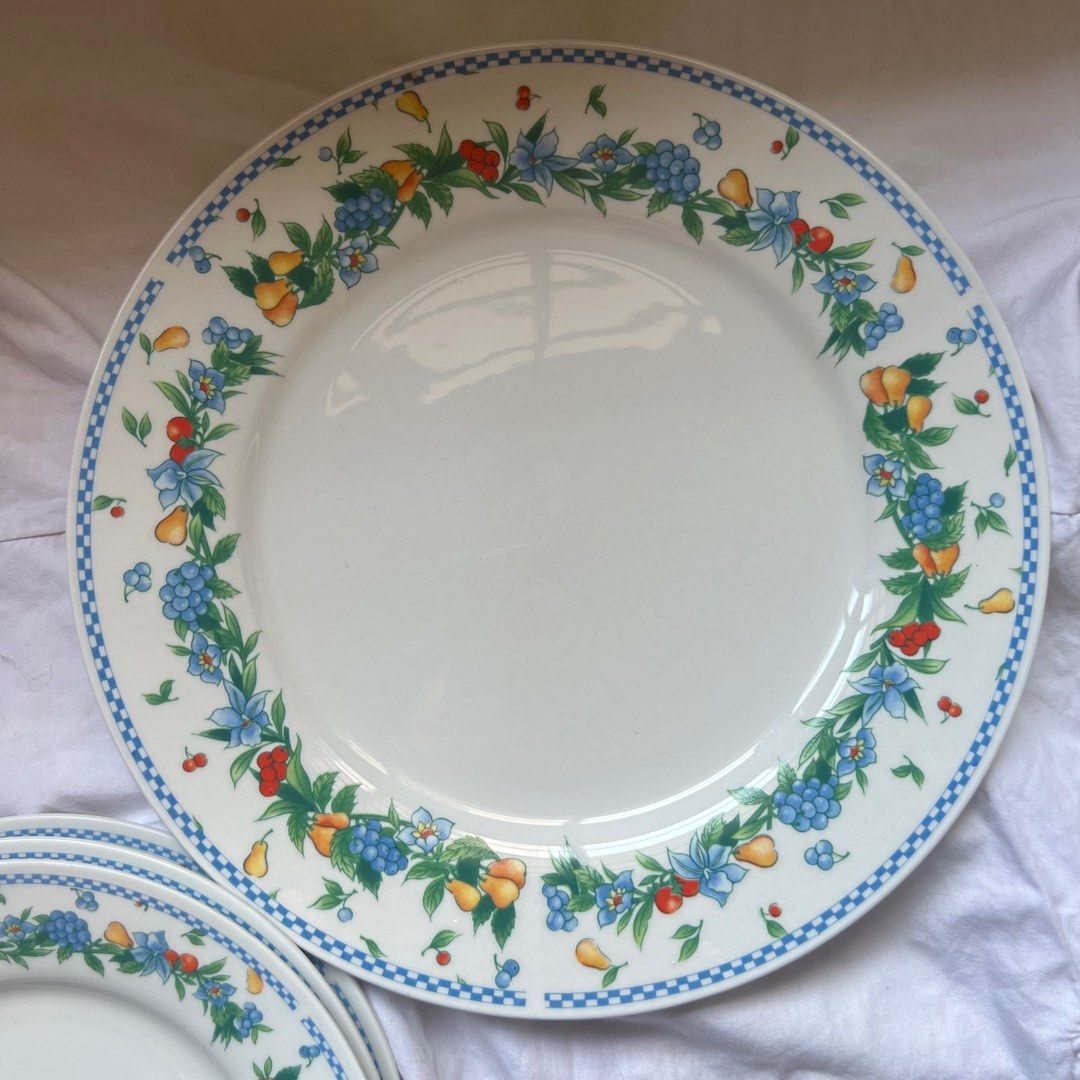 Vintage plate set (3 small & 1 big plates), Furniture & Home Living ...