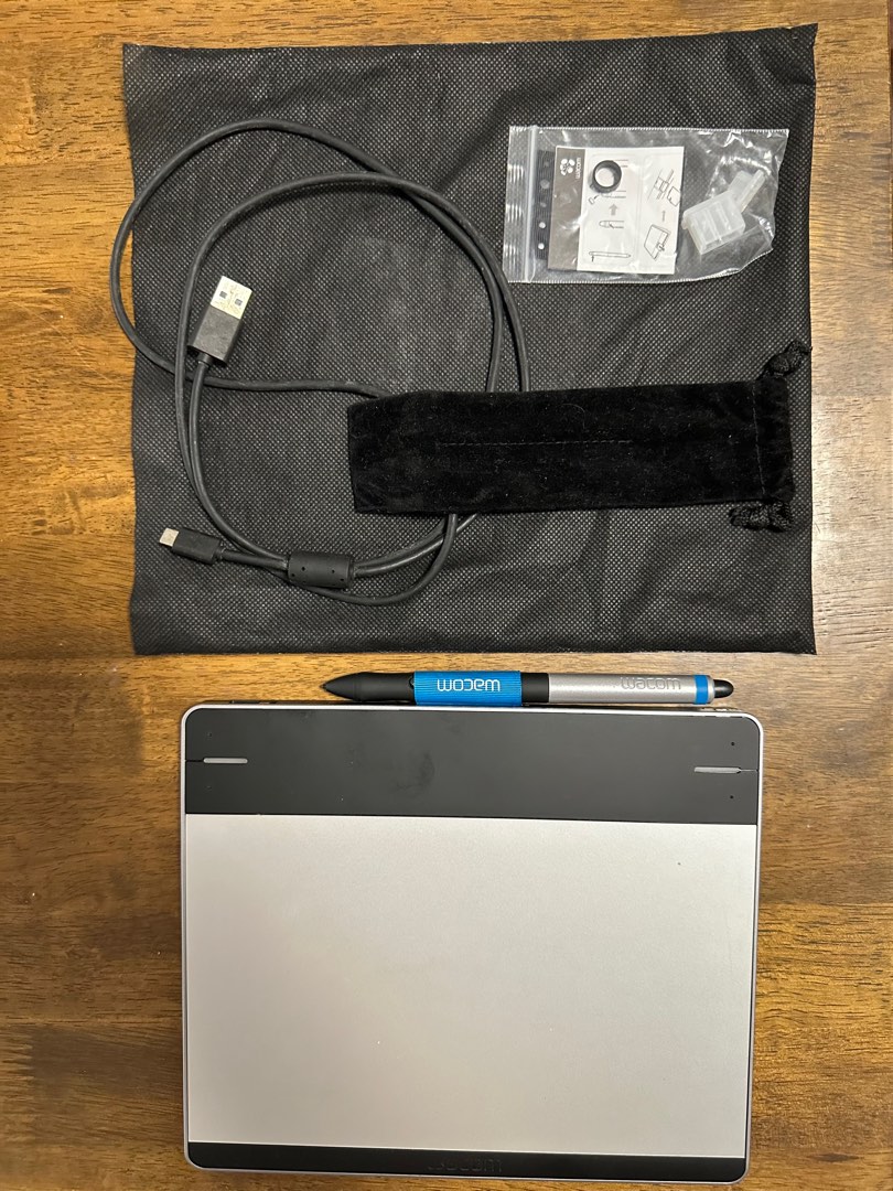 Wacom Intuos Drawing Tablet & Pen, Computers & Tech, Parts ...