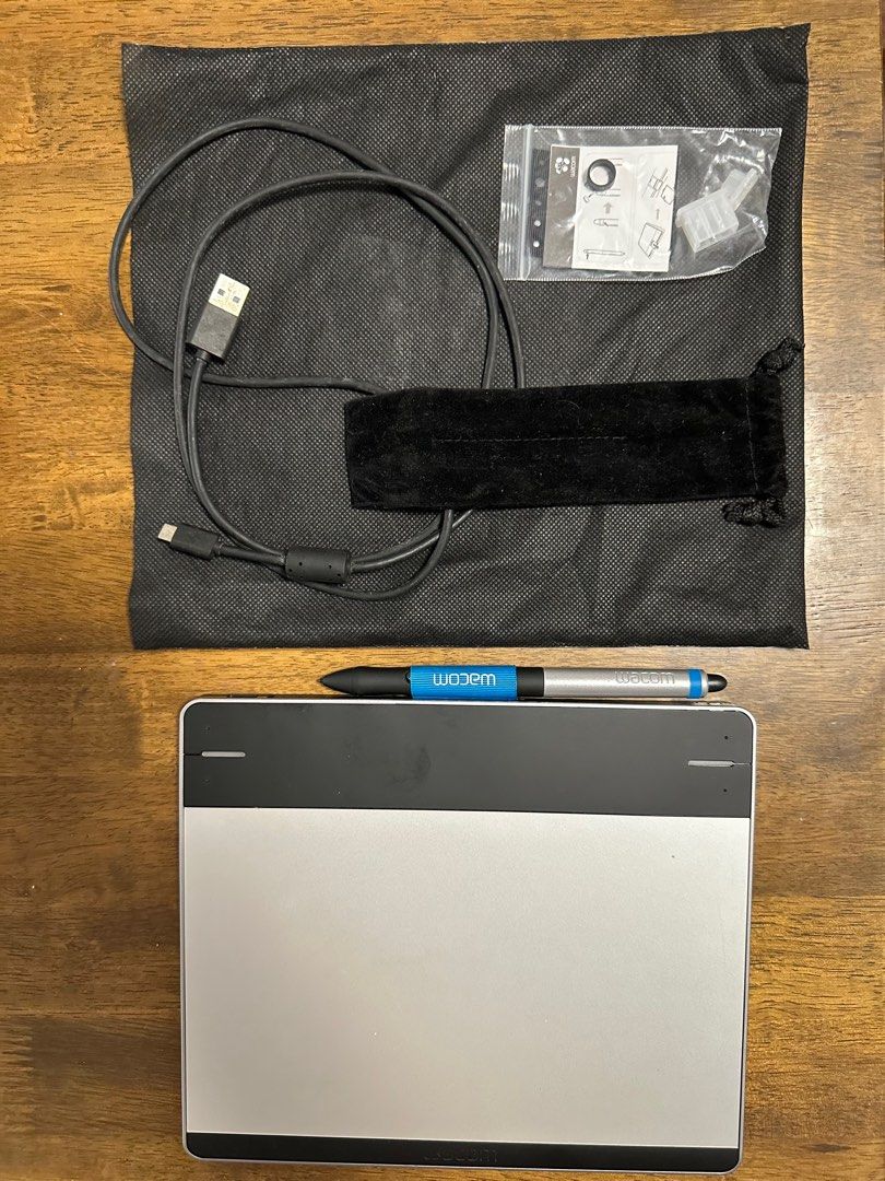 Wacom Intuos Drawing Tablet & Pen, Computers & Tech, Parts ...
