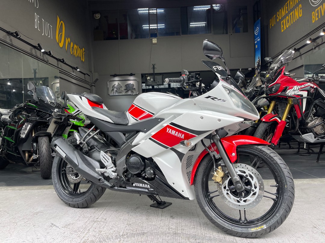 YAMAHA R15 V2 COE Till Nov 2025, Motorcycles, Motorcycles for Sale, Class 2B on Carousell