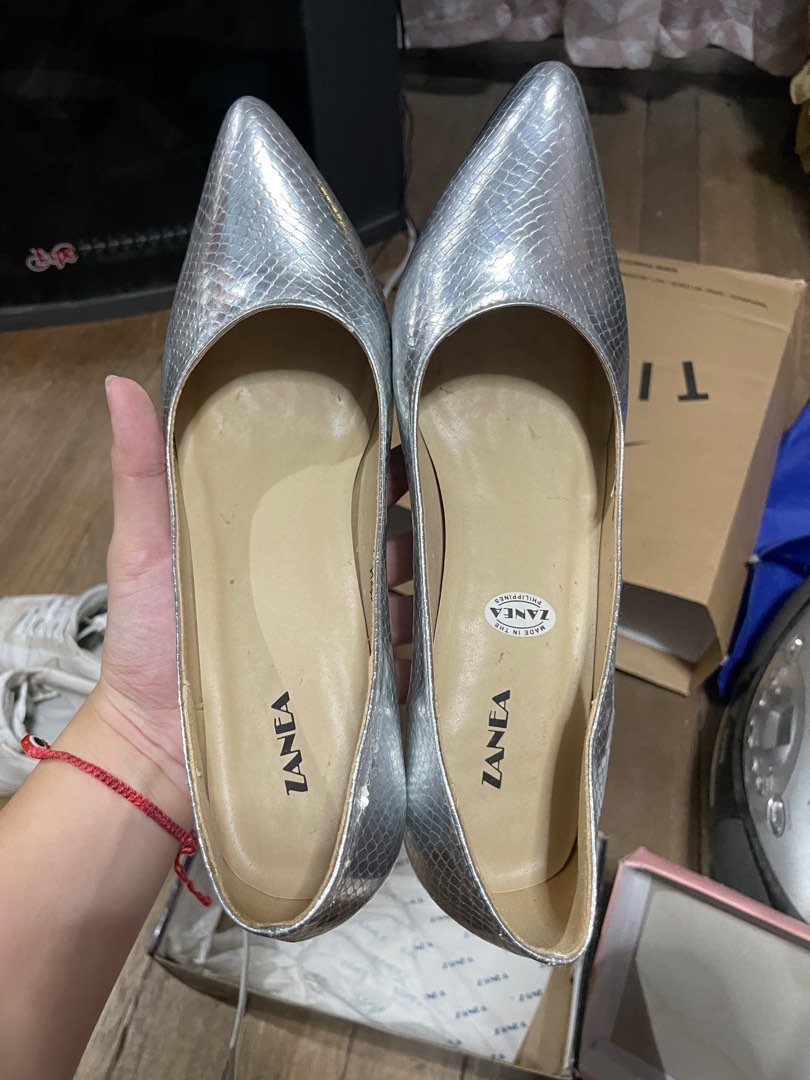 Zanea Silver Heels size 9 (2-3 inch), Women's Fashion, Footwear, Heels ...