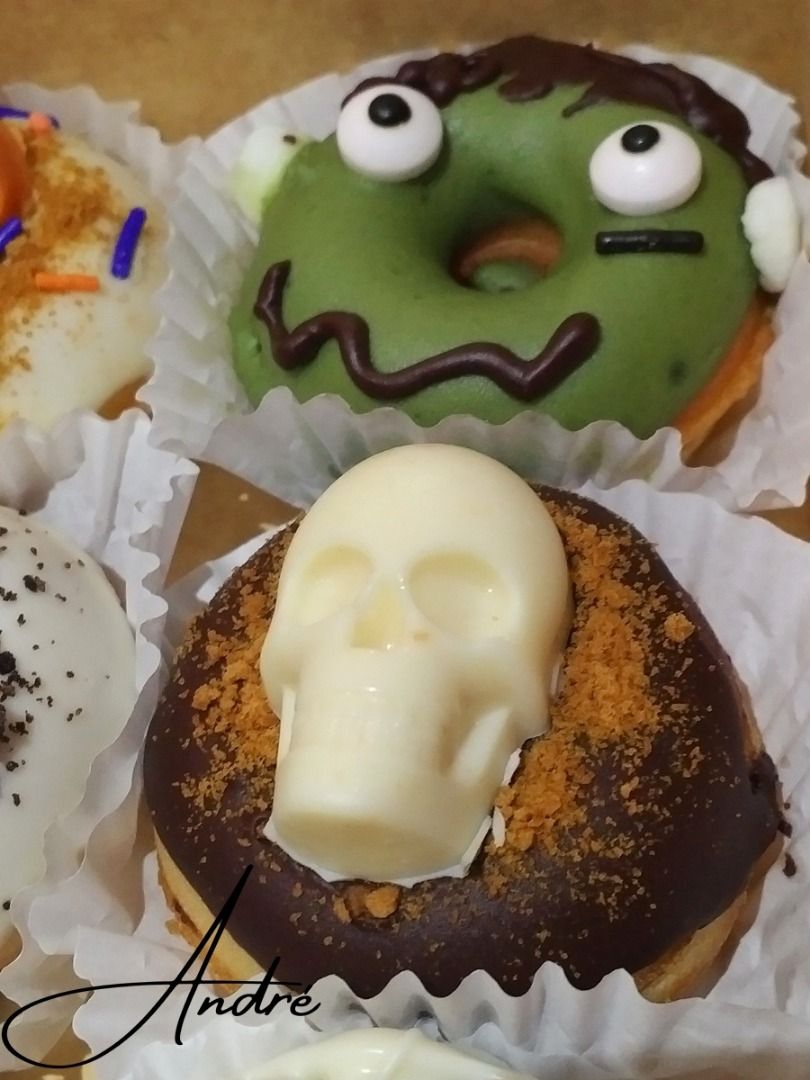 12pcs Assorted Mini Donuts Halloween Theme Pure Chocolate Glazed ...