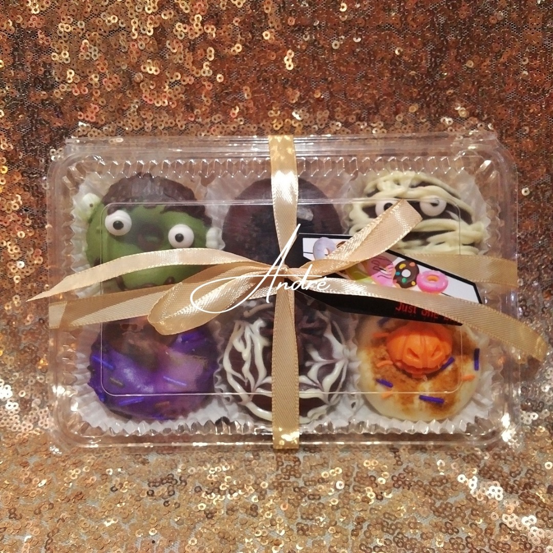 6pcs Assorted Mini Donuts Party Giveaways Halloween Trick or Treat ...