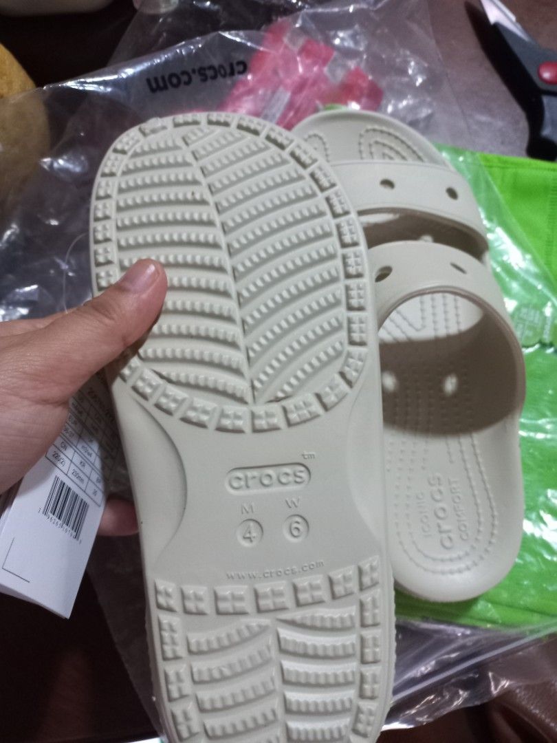 CROCS ORIGINAL, Women's Fashion, Footwear, Slippers and slides on Carousell