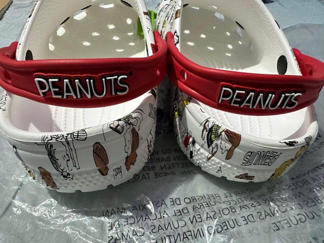 Crocs Peanuts Classic Clog, Men's Fashion, Footwear, Slippers & Slides ...