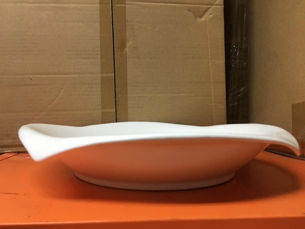 Curvy Plate 30cm, Furniture & Home Living, Kitchenware & Tableware ...