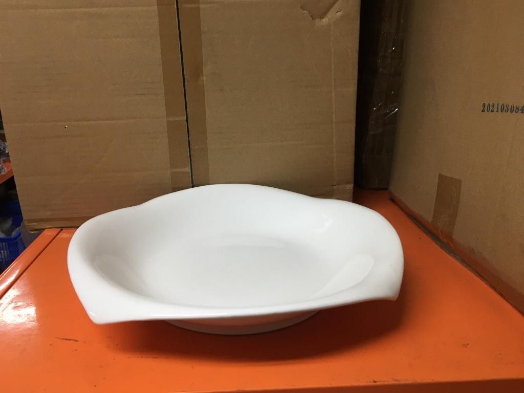 Curvy Plate 30cm, Furniture & Home Living, Kitchenware & Tableware ...