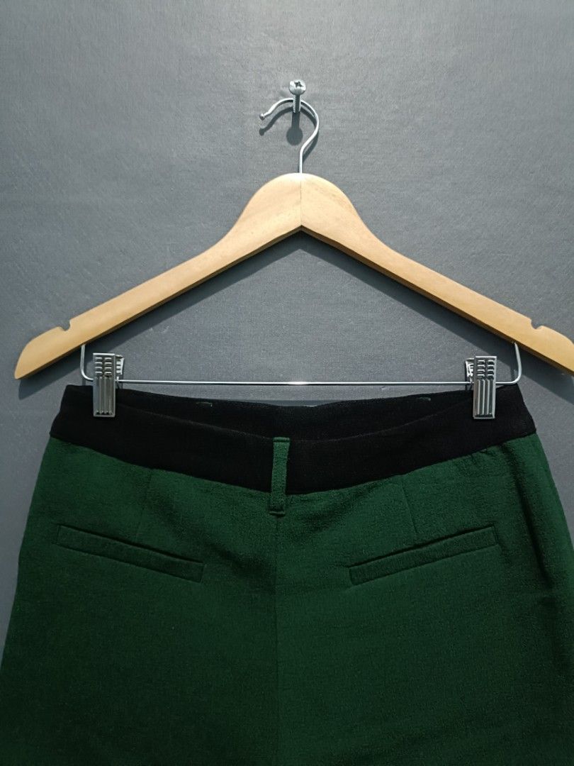 Dark Green Mid Waist MW Structured Shorts, Women's Fashion, Bottoms, Shorts on Carousell