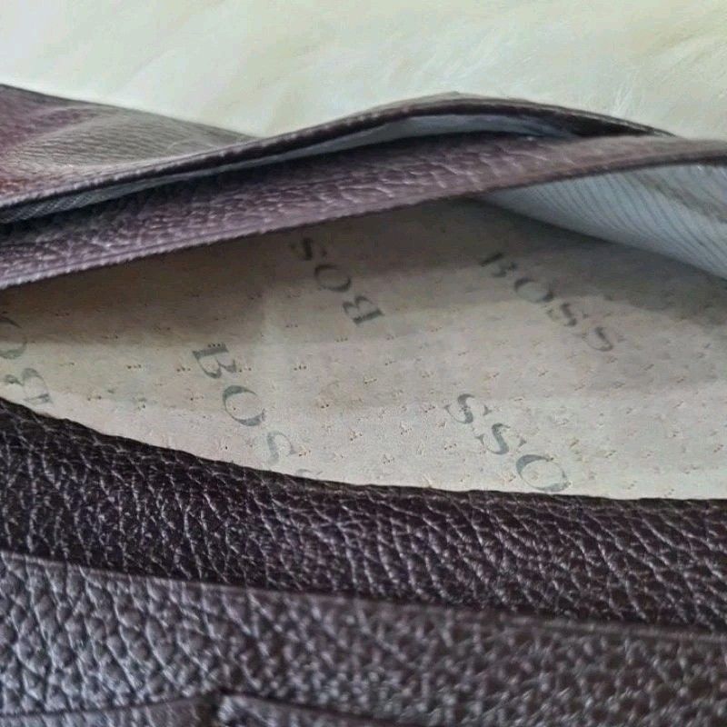 DOMPET KULIT ASLI HUGO BOSS ORIGINAL, Barang Mewah, Tas & Dompet di ...