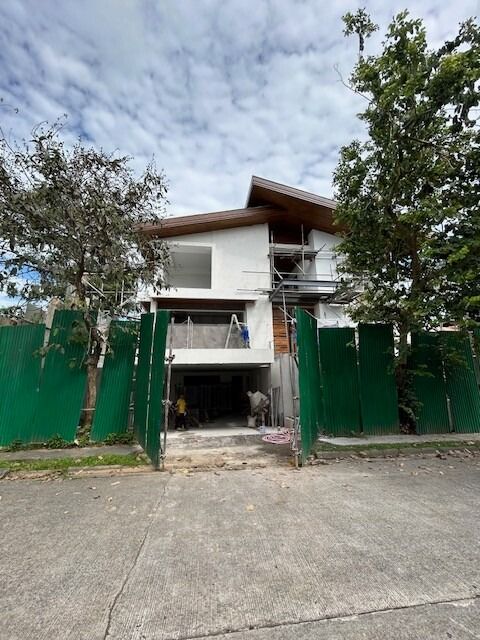 Good Deal! House and lot for Sale at Ayala Westgrove Heights Silang ...