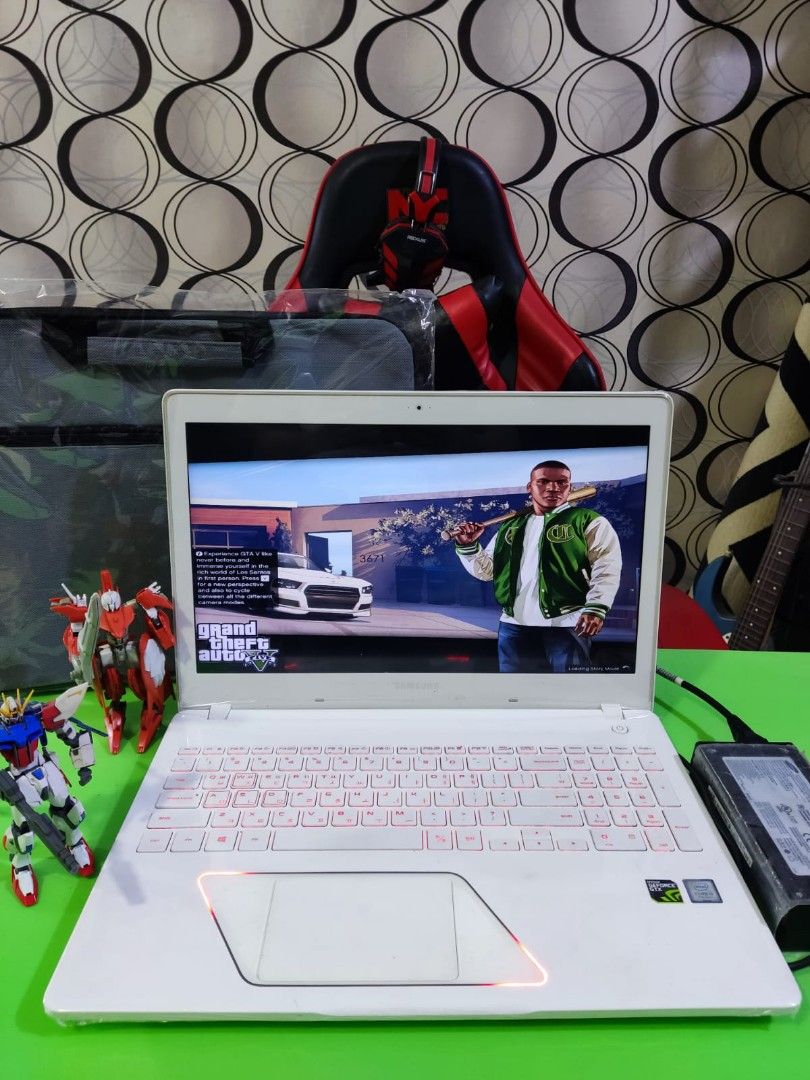 Laptop RARE INOVATIVE & FUTURISTIK Gaming SAMSUNG ODYSSEY 800G5L Pure ...