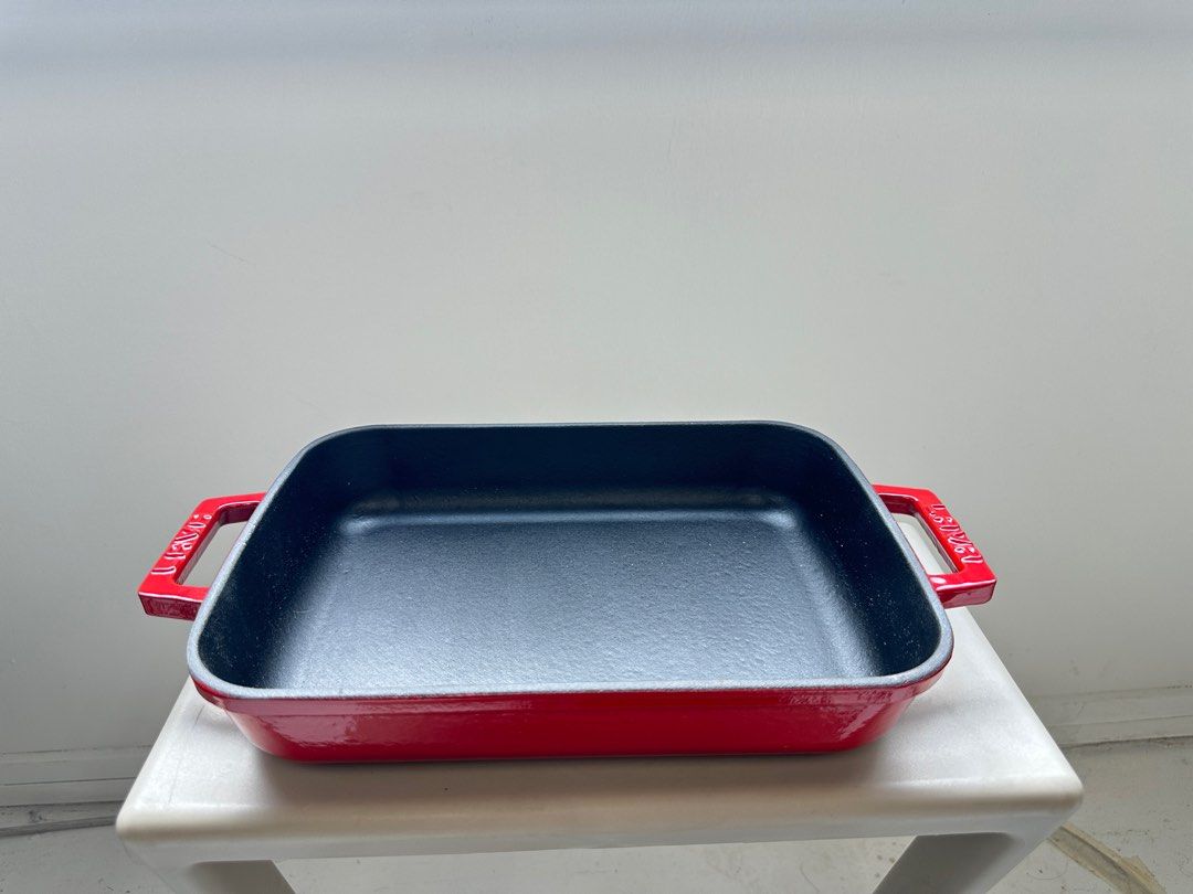 Lava cast iron rectangle pan, Furniture & Home Living, Kitchenware ...