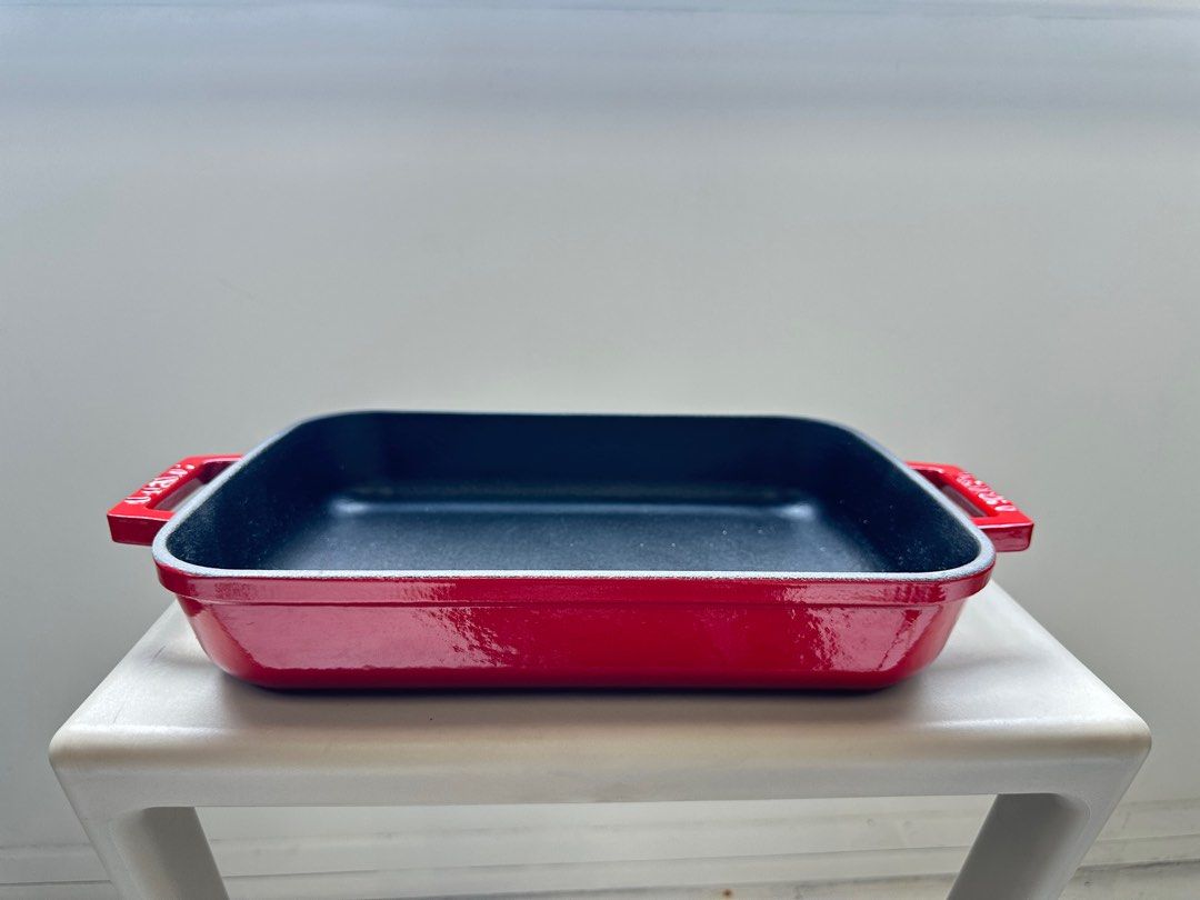 Lava cast iron rectangle pan, Furniture & Home Living, Kitchenware ...