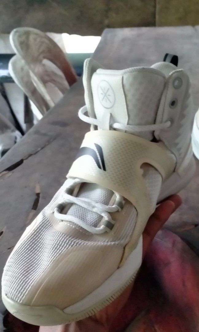 Li-Ning x CBA Blockade Velcro / DWade, Men's Fashion, Footwear, Dress ...