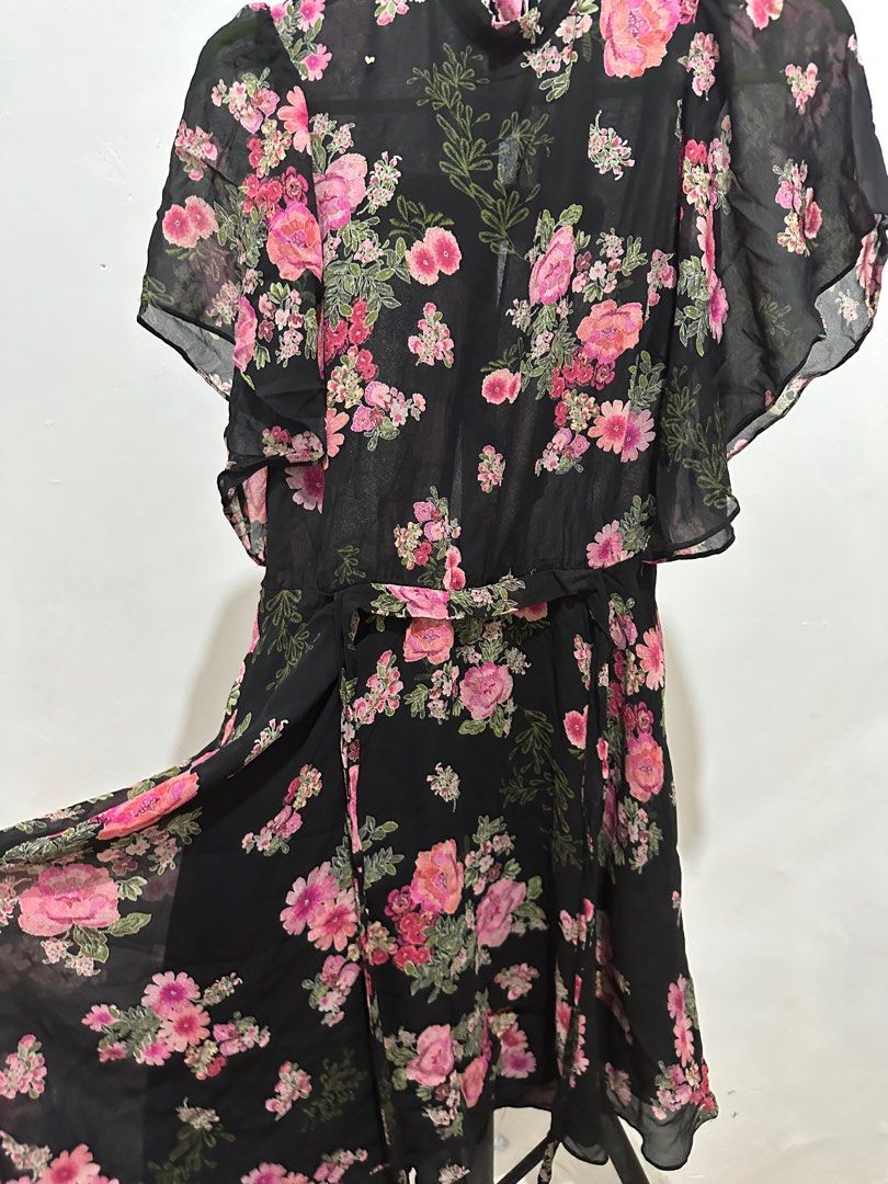 Mini dress sifon bunga, Fesyen Wanita, Pakaian Wanita, Gaun & Rok di ...