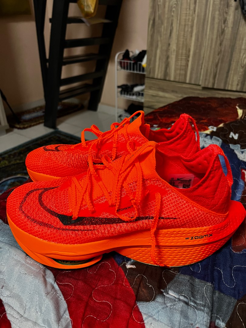 Nike alphafly, Men's Fashion, Footwear, Flipflops and Slides on Carousell