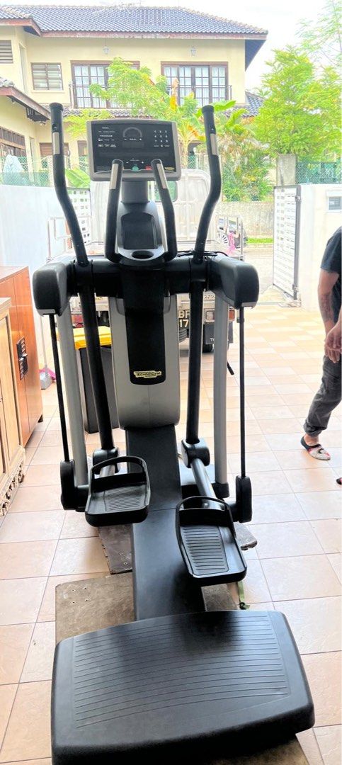 Pre owned technogym vario excite 700 sp crosstrainer with led, Sports ...