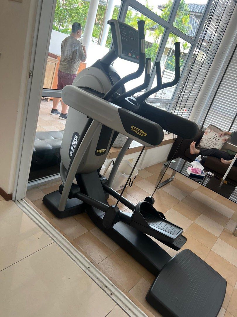 Pre owned technogym vario excite 700 sp crosstrainer with led, Sports ...