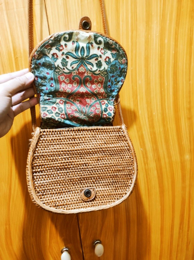 Rattan Crossbody Bag, Women's Fashion, Bags & Wallets, Cross-body Bags ...