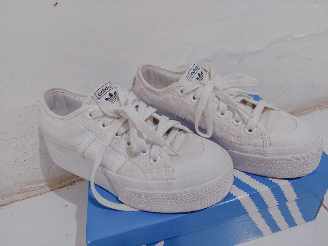 Sepatu Adidas Nizza Platform White, Fesyen Wanita, Sepatu di Carousell