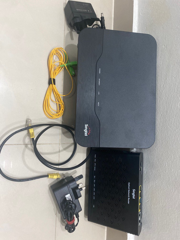 Singtel Mesh router + Optical Network router SET, Computers & Tech ...
