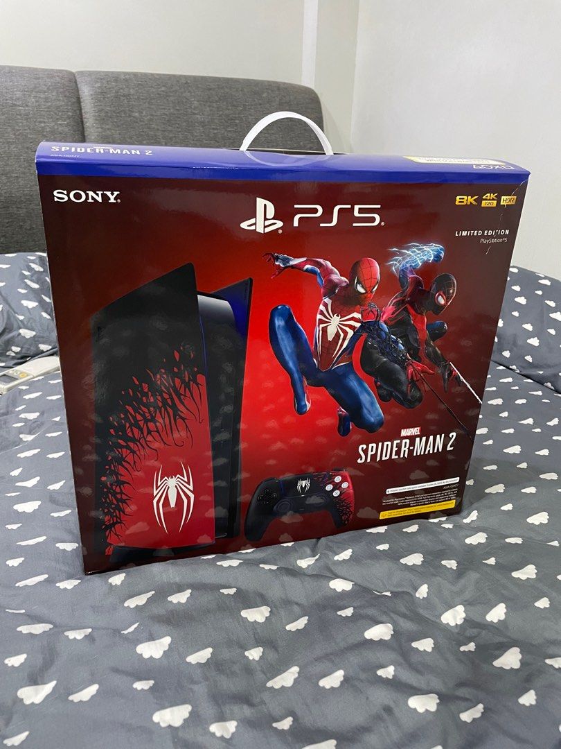 Sony PlayStation 4 first gen ( launch day modal ) with 2 controllers ...