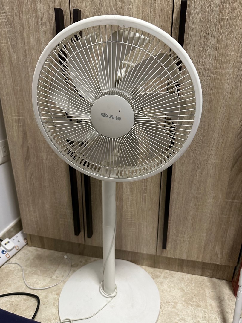 Standing Fan, Furniture & Home Living, Lighting & Fans, Fans on Carousell