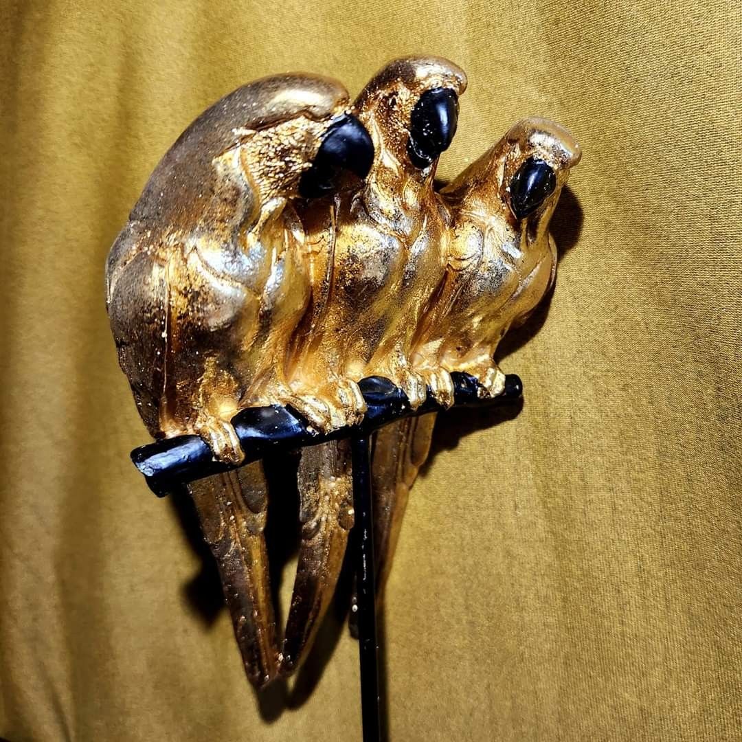 "TIMMY, TOMMY & TONY" Parrot Trinity Coastal Birds Gold Black Stand ...
