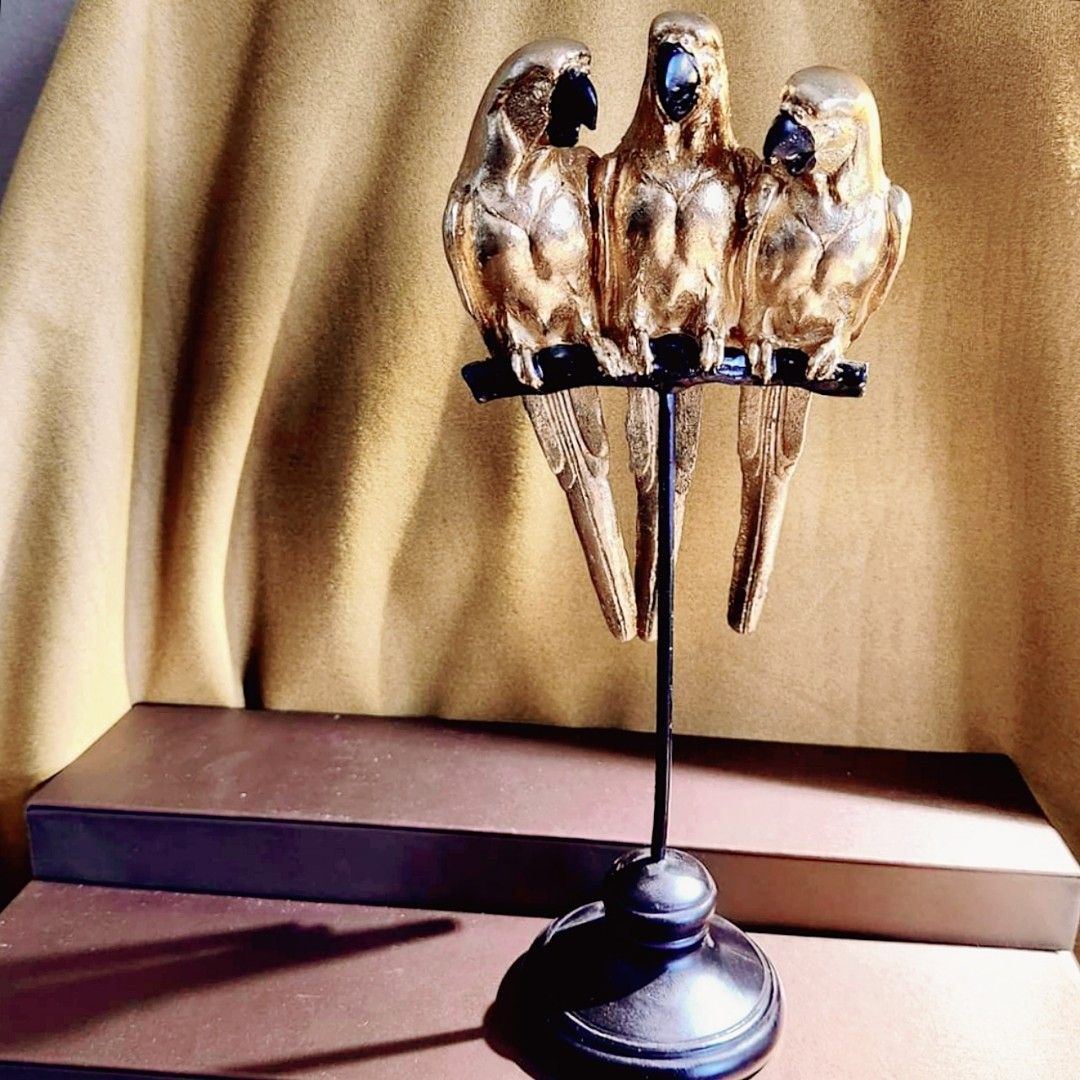 "TIMMY, TOMMY & TONY" Parrot Trinity Coastal Birds Gold Black Stand ...