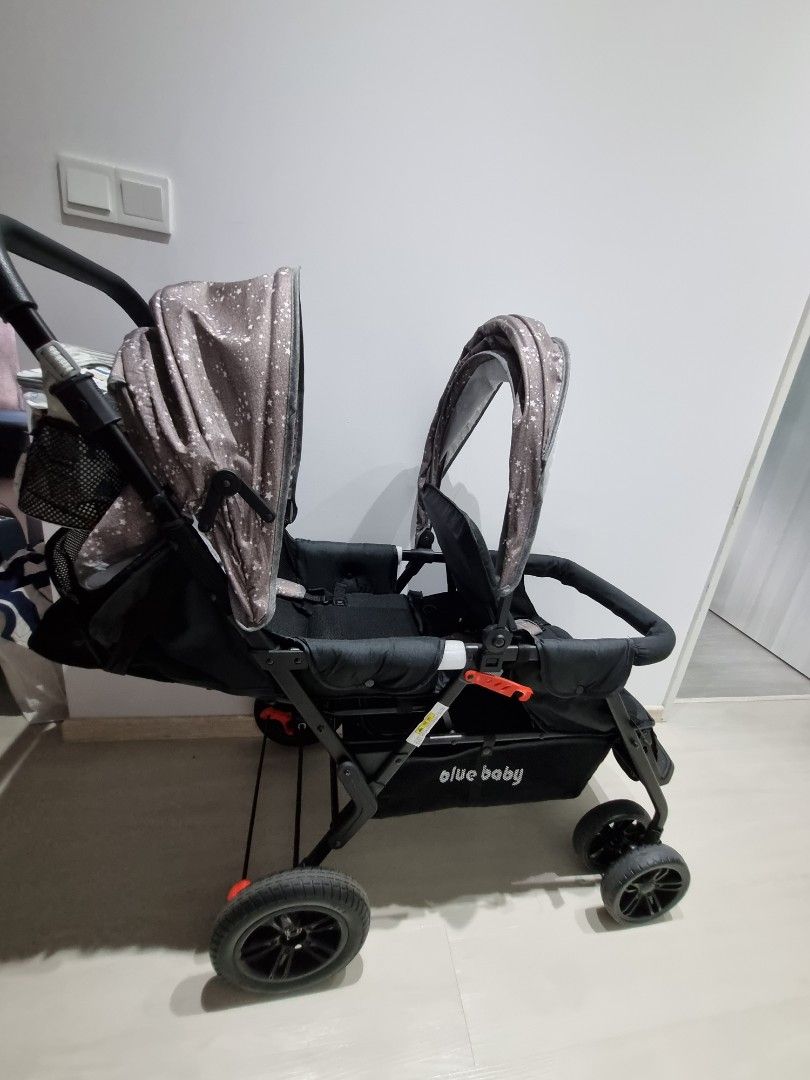 Twin baby stroller, front and back, Babies & Kids, Going Out, Strollers ...