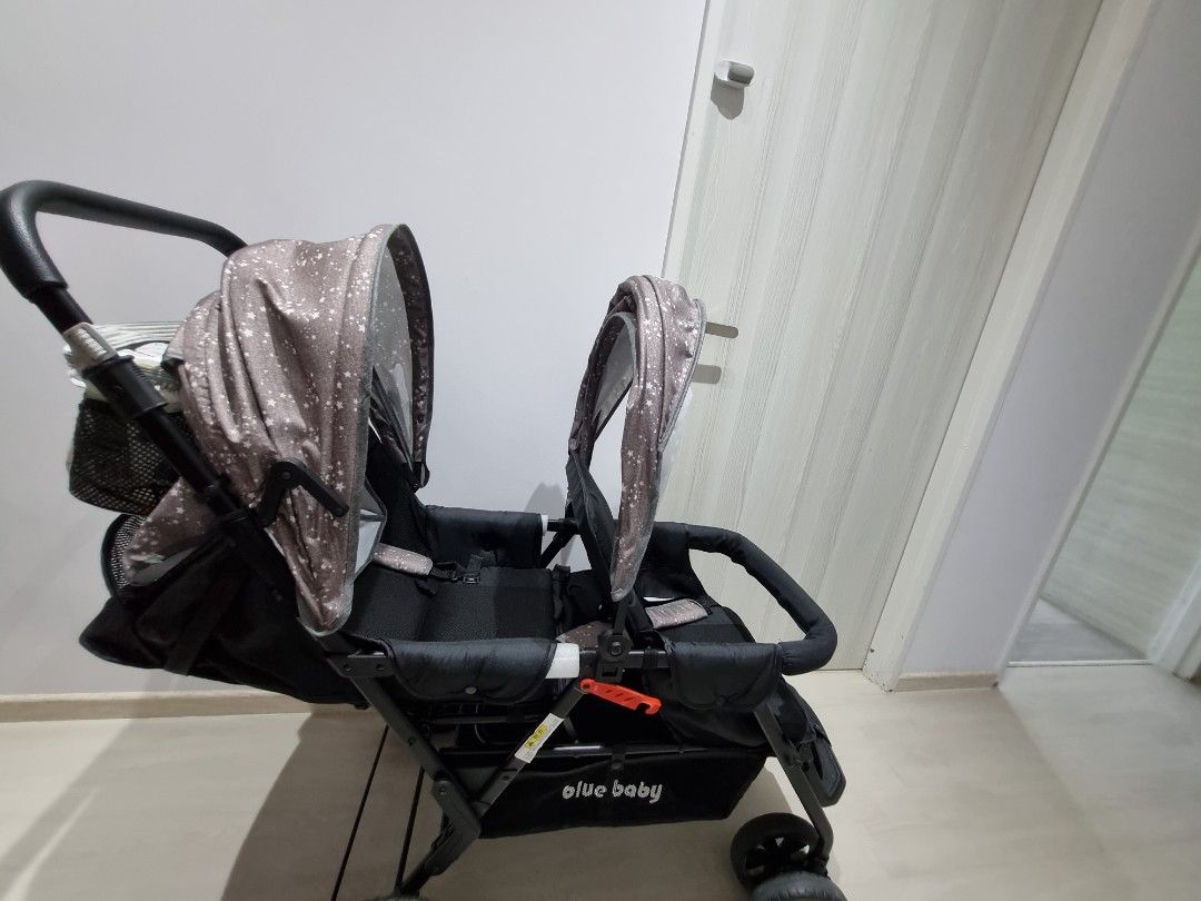 Twin baby stroller, front and back, Babies & Kids, Going Out, Strollers ...