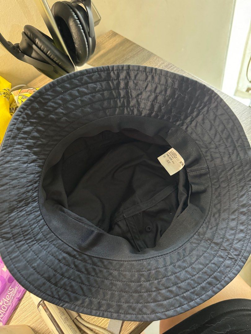 Uniqlo Bucket Hat (navy blue), Men's Fashion, Watches & Accessories ...