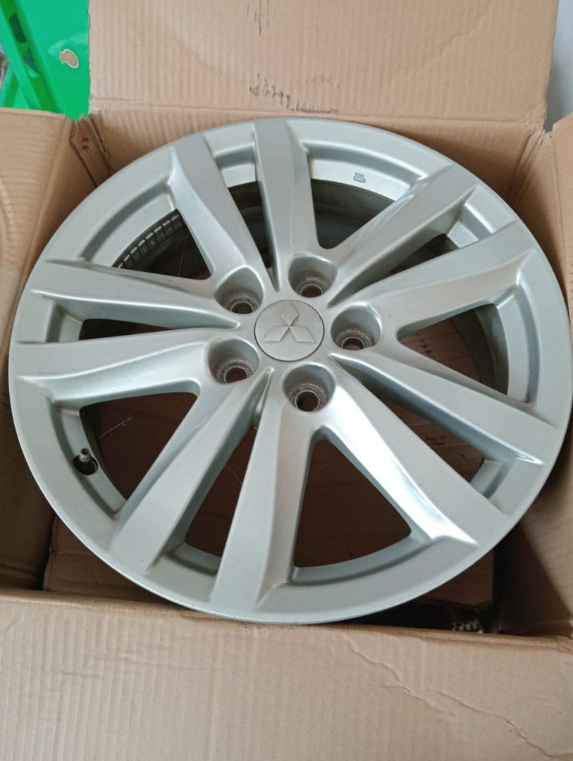 Velg mobil original asli mitsubishi outlander like new, Aksesoris Mobil ...