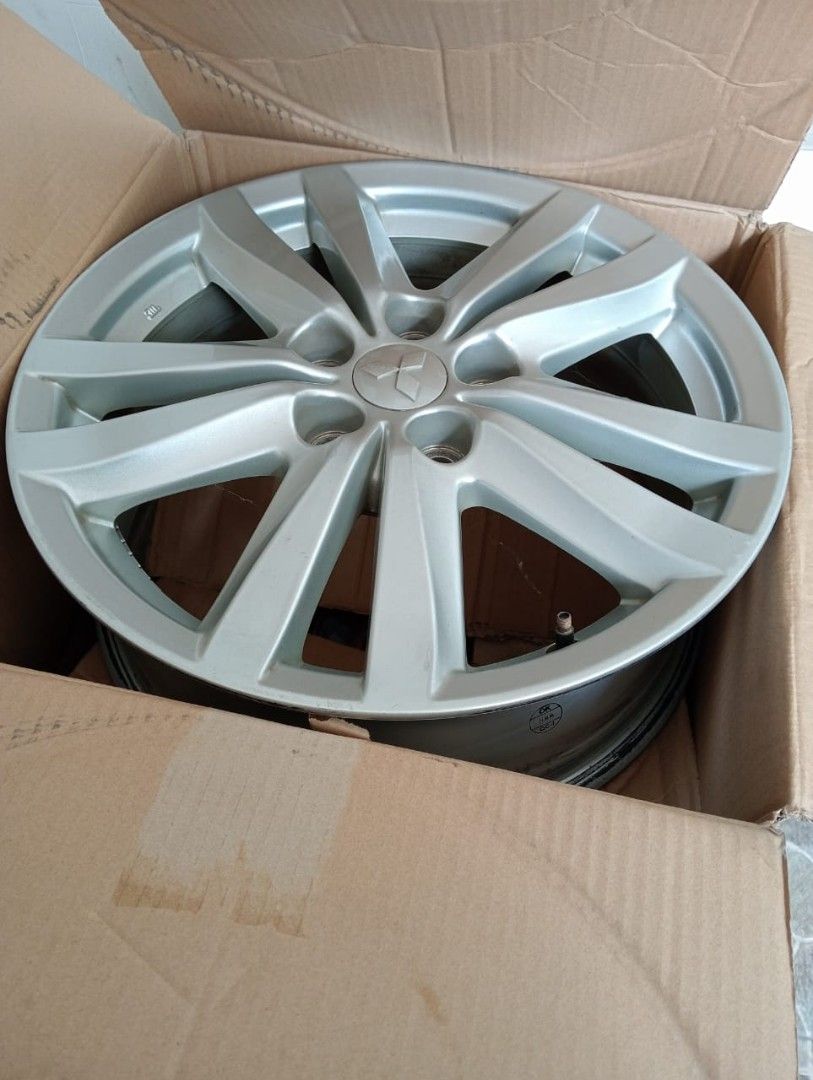 Velg mobil original asli mitsubishi outlander like new, Aksesoris Mobil ...