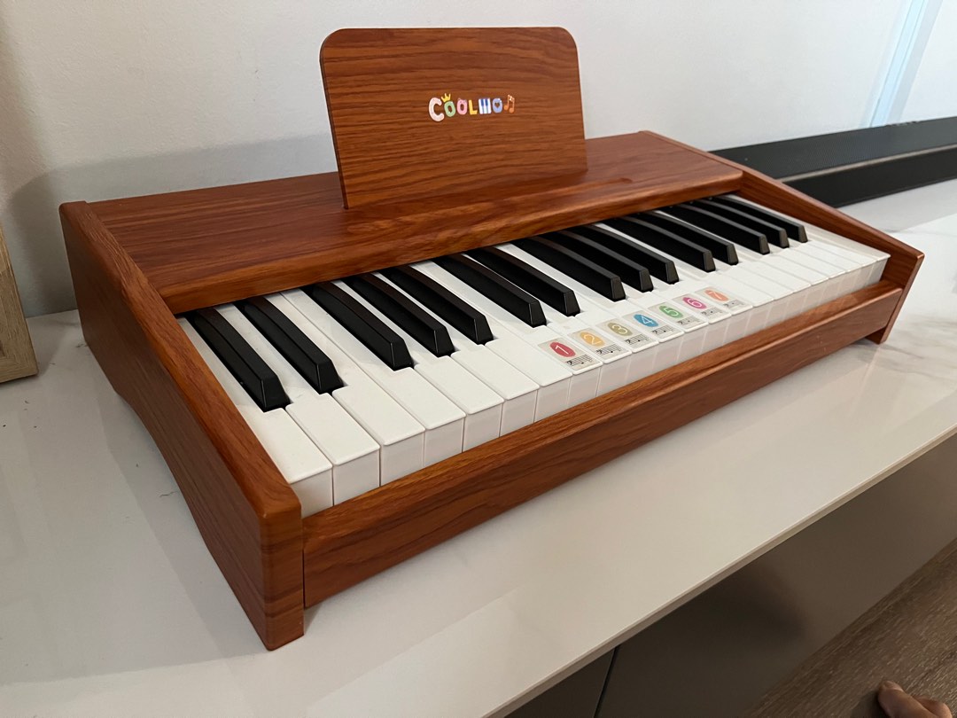 Wooden kids piano (battery powered), Hobbies & Toys, Music & Media ...