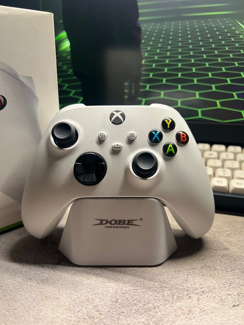 XBOX Robot White, Video Gaming, Video Game Consoles, Xbox on Carousell
