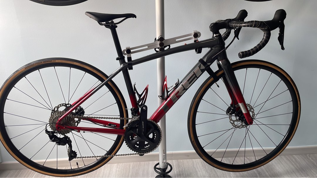 2022 Trek Domane AL5 Disc (Size 49), Sports Equipment, Bicycles & Parts ...