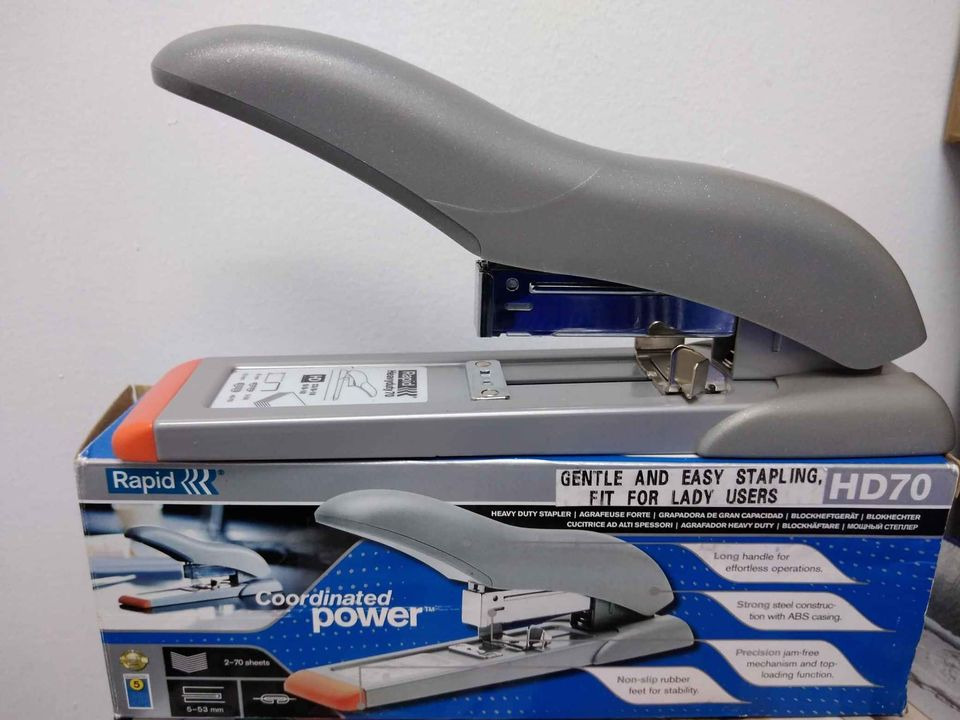 2nd hand Heavy Duty Stapler with other office supplies bundle, Hobbies ...