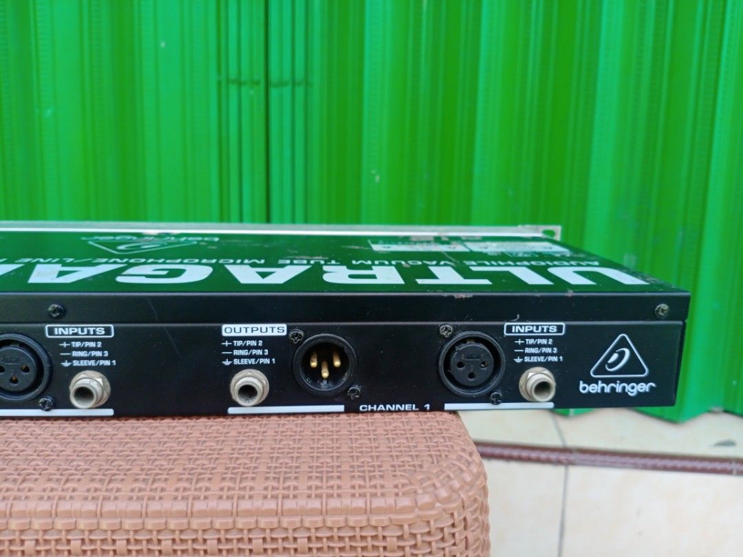 BEHRINGER ULTRAGAIN PRO MIC 2200 PREAMP TABUNG VACUM TUBE, Elektronik ...