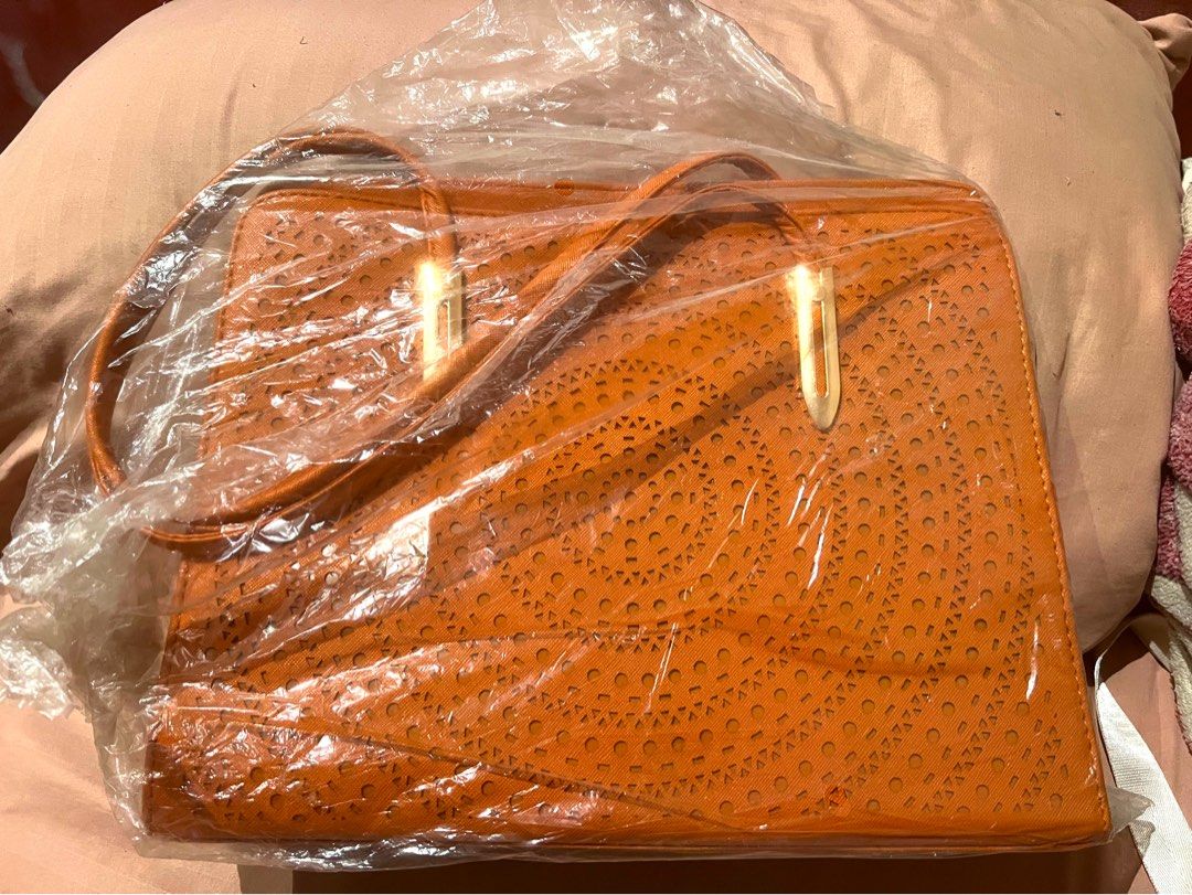 Belladonna Ginger Bag, Women's Fashion, Bags & Wallets, Shoulder Bags ...