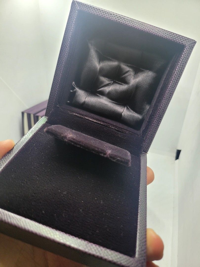 Boucheron Velvet Box and Booklets, Women's Fashion, Jewelry ...