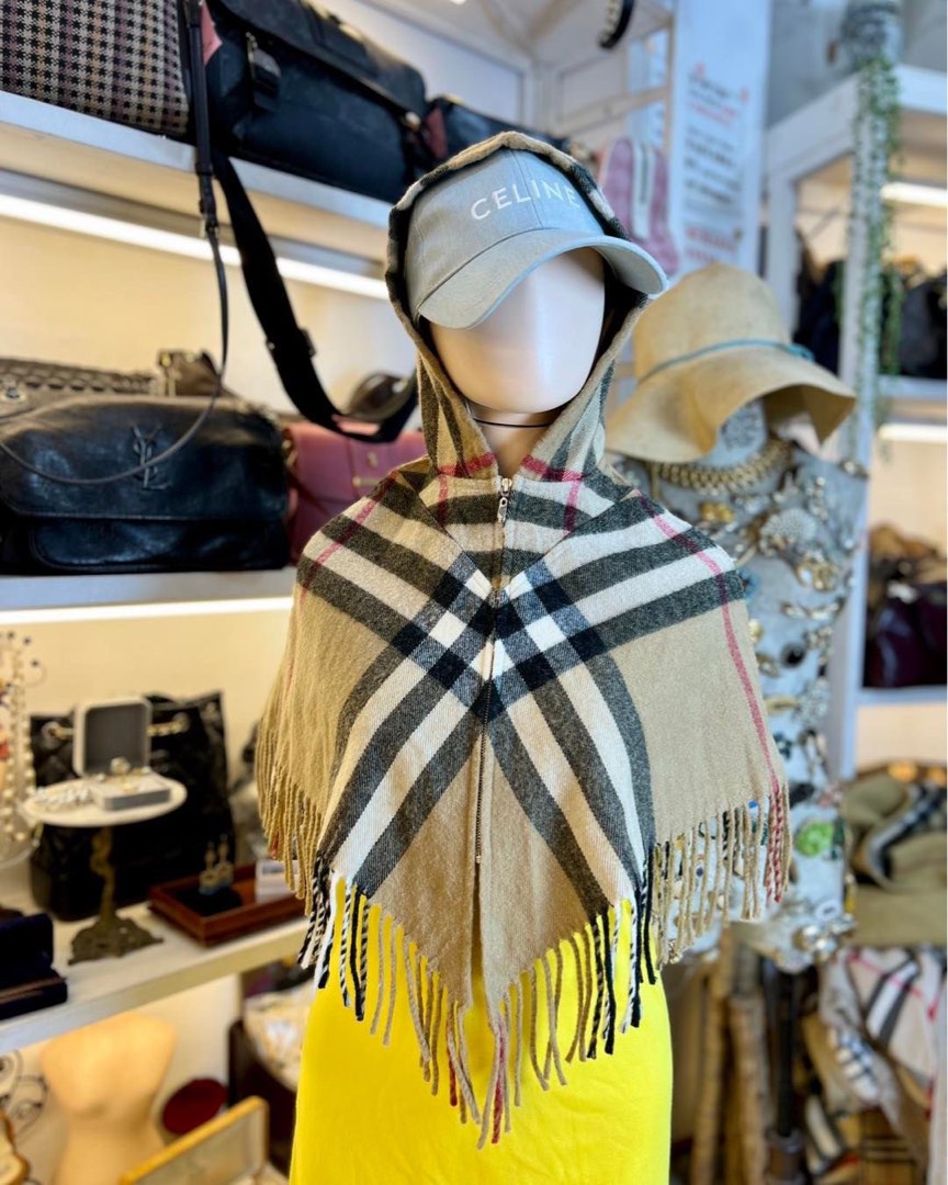 Burb Classic Novacheck Poncho, Women's Fashion, Watches & Accessories ...