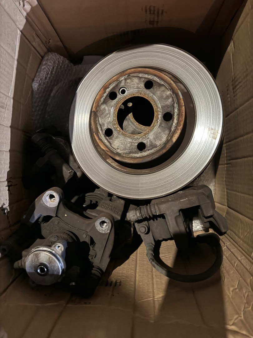 Cla200 w117 original brake kit full set, Car Accessories, Tyres & Rims on Carousell
