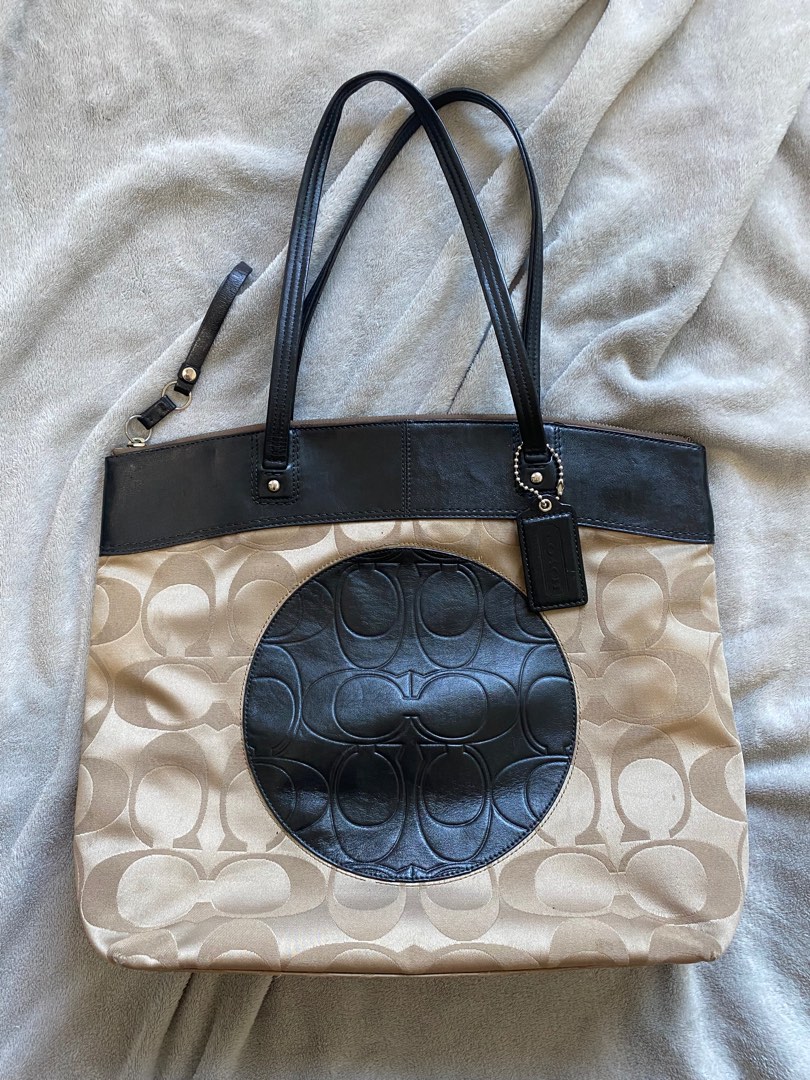 Coach Laura Signature Tote Bag, Women's Fashion, Bags & Wallets, Tote ...